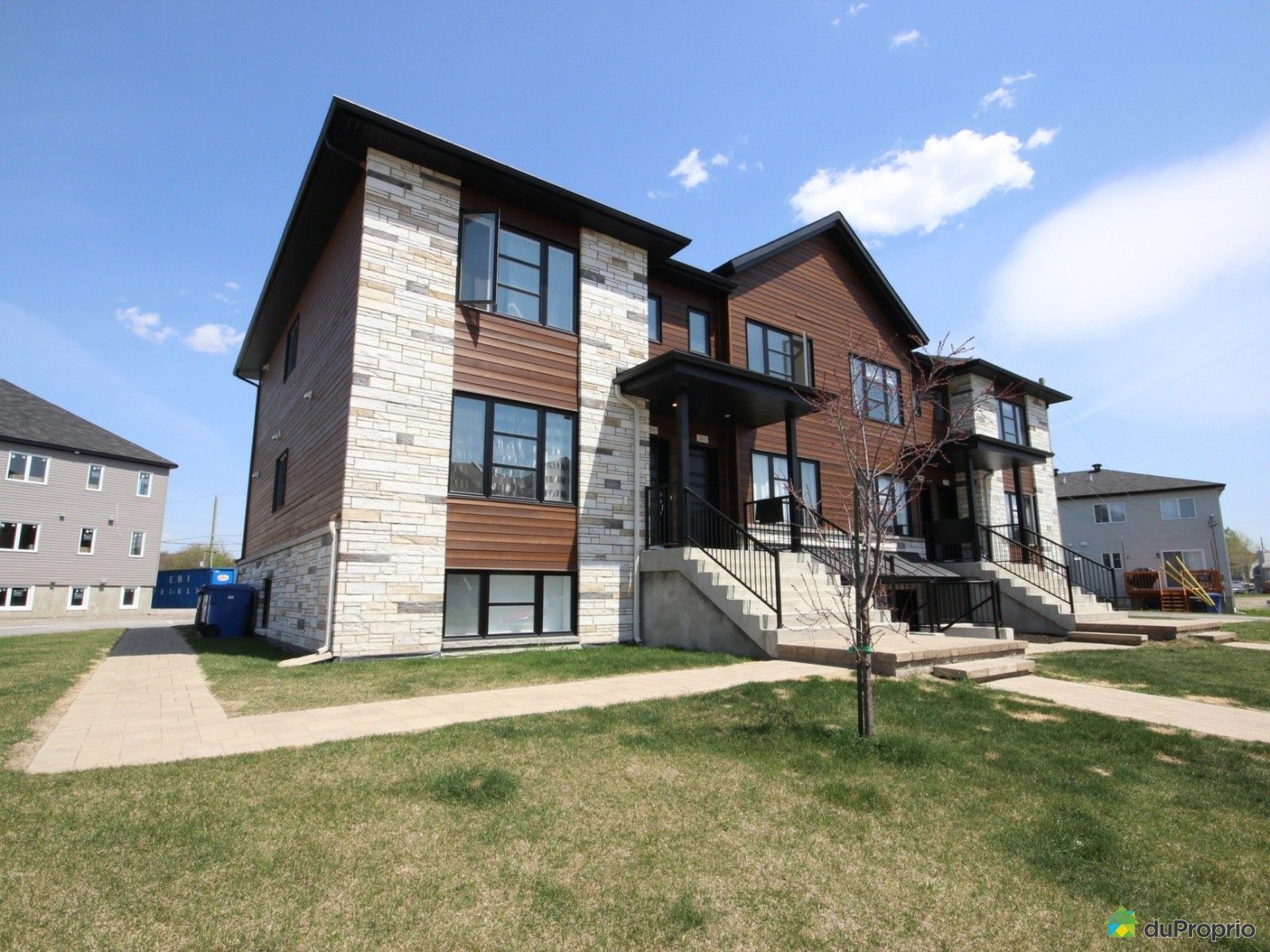 Facade Condo Lassomption 1600 4902246 Jpg