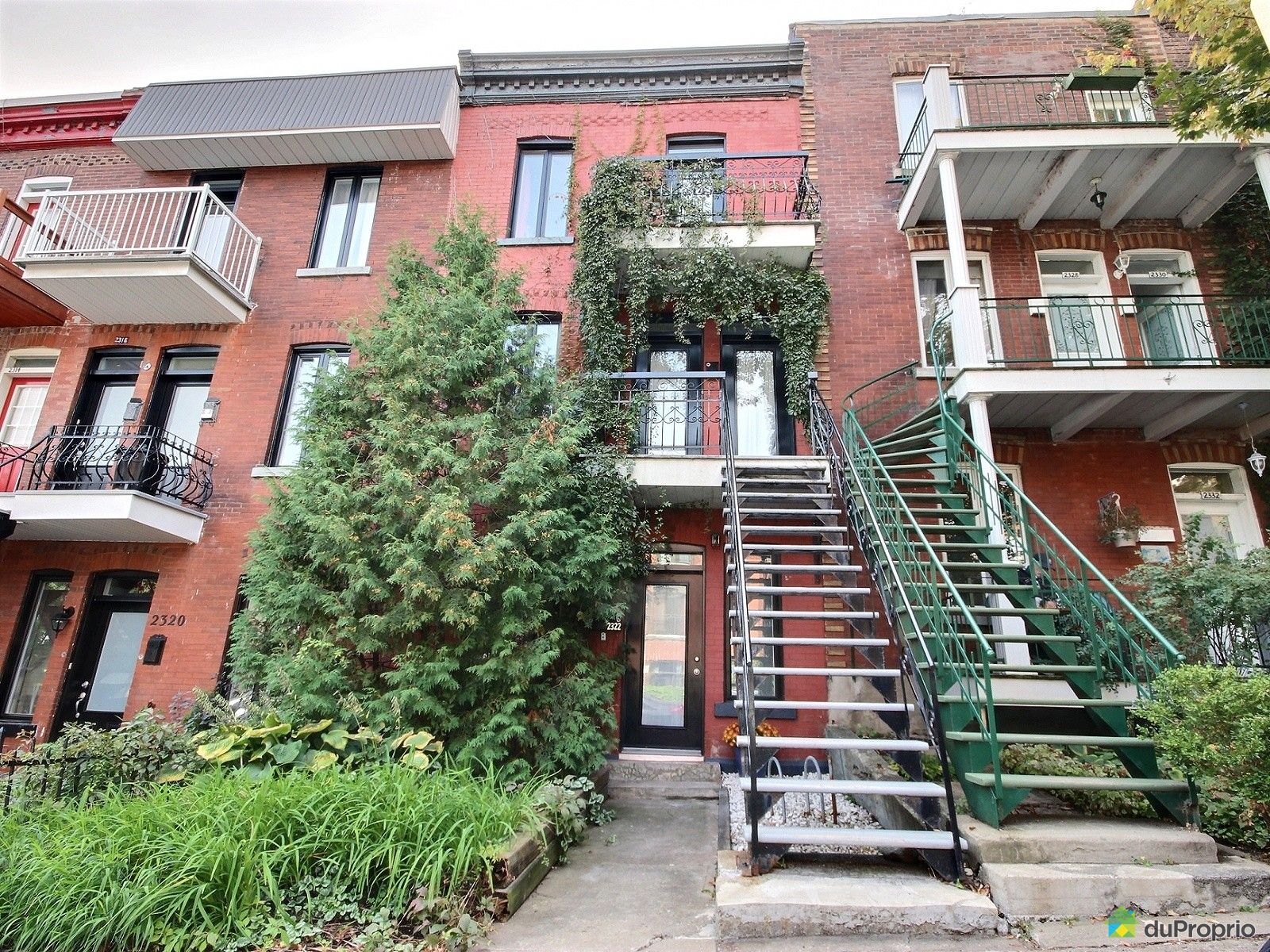 facade-triplex-montreal-centre-ville-ville-marie-1600-5396808.jpg