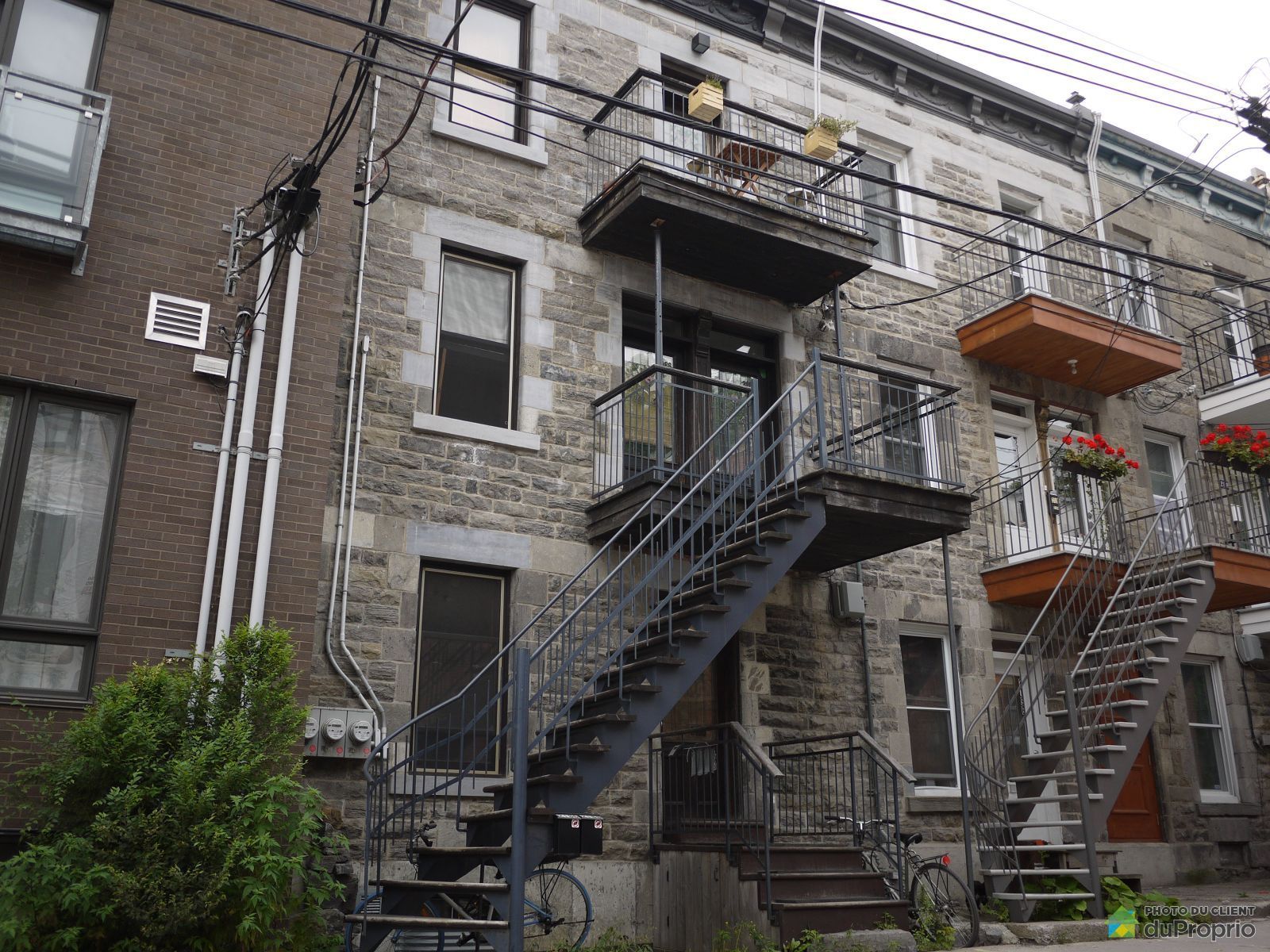 facade-triplex-montreal-centre-ville-ville-marie-1600-7916984.jpg