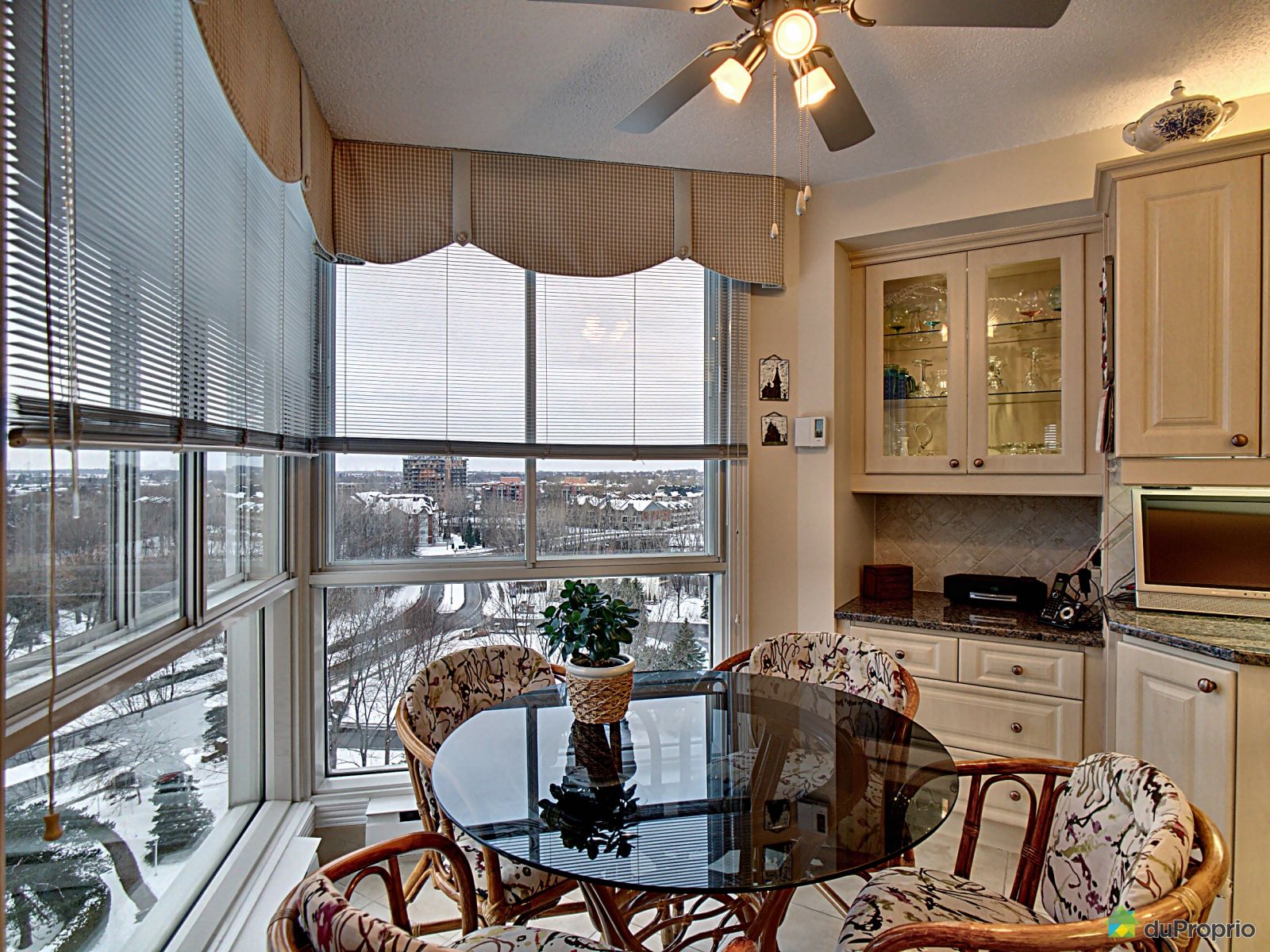 condo-ile-paton-1600-9524513.jpg