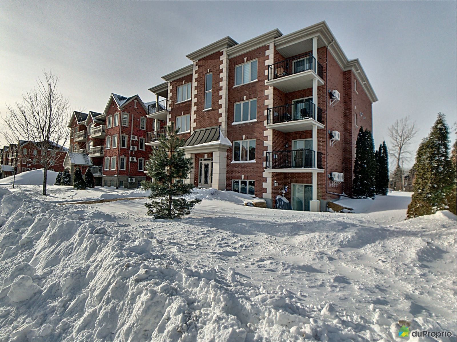 condo-candiac-1600-9668254.jpg