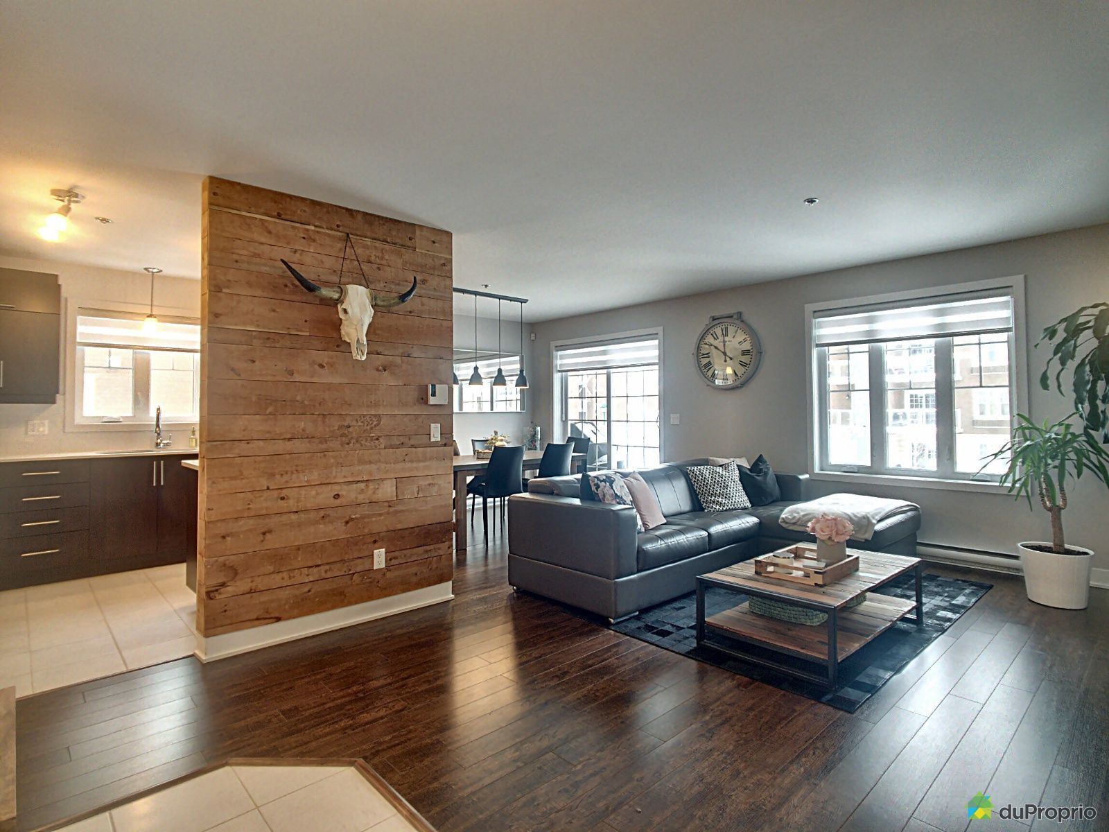 condo-ste-rose-1600-9778359.jpg