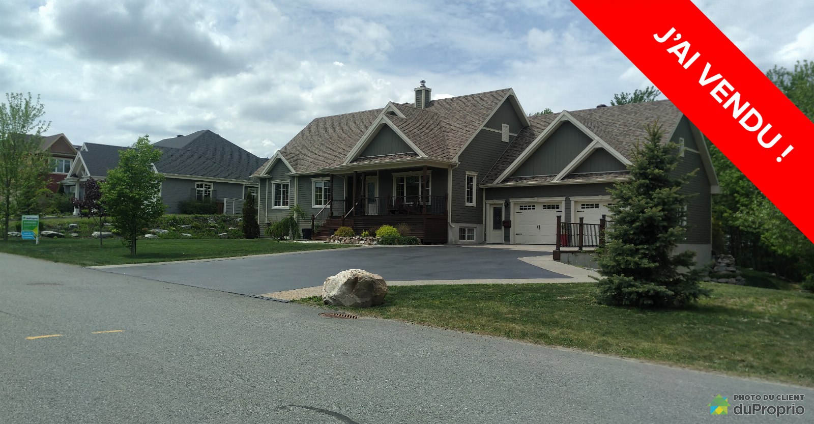 cour-avant-maison-a-un-etage-et-demi-victoriaville-1600-11200416-vendu.jpg