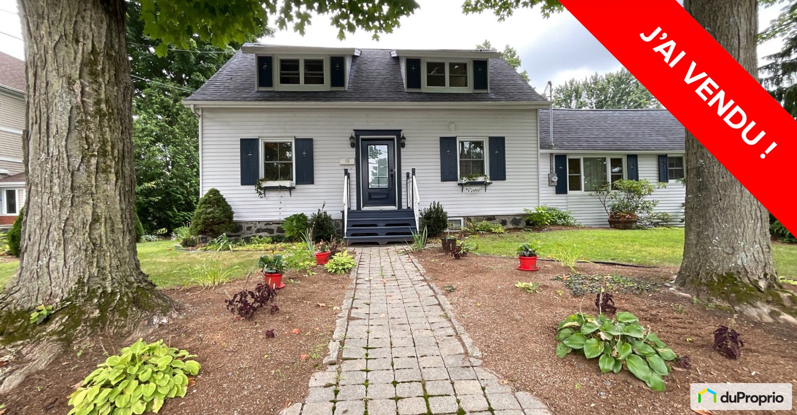 maison-2-etages-farnham-1600-13278886-vendu.jpg