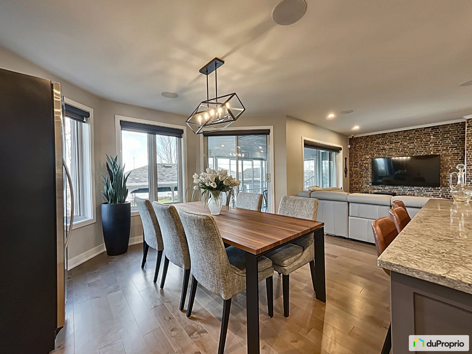 Bungalow à vendre Roxton Pond 4 chambres 2 salles de bain #1025080