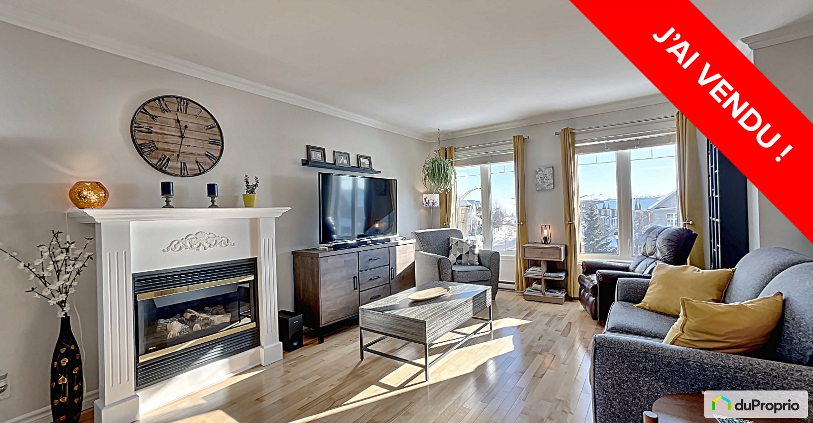 foyer-condo-charlesbourg-1600-13477739-vendu.jpg