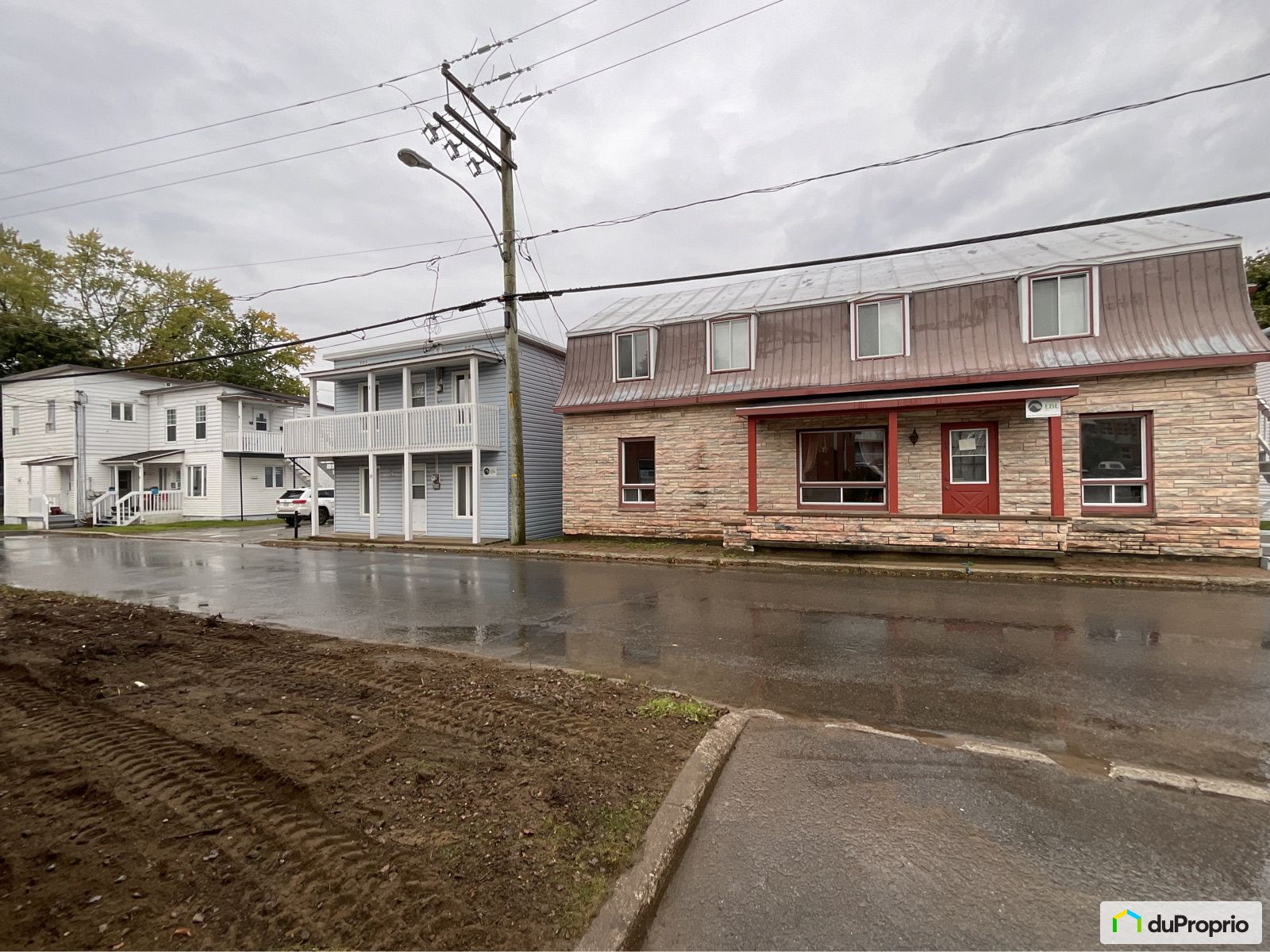 6 units or more for sale Pont-Rouge 17 bedrooms 9 bathrooms #1053958