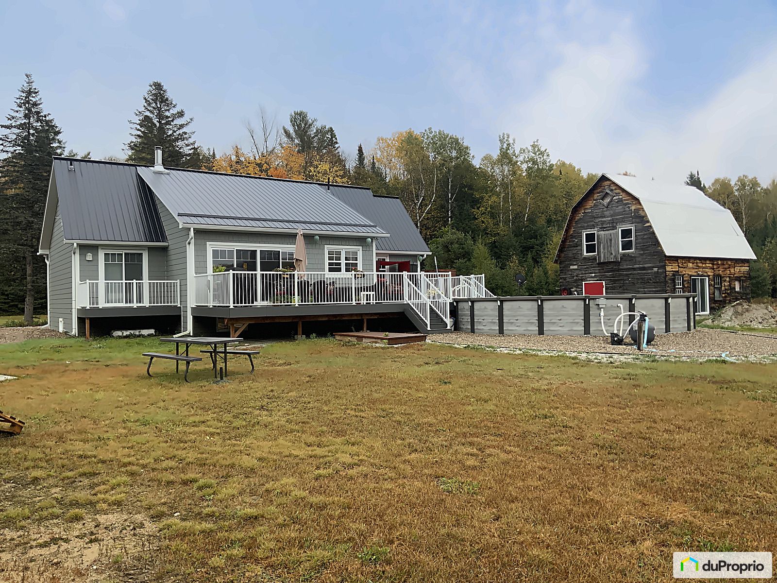 Domaine et villa à vendre Danford Lake 4 chambres 1 salle de bain #1055892