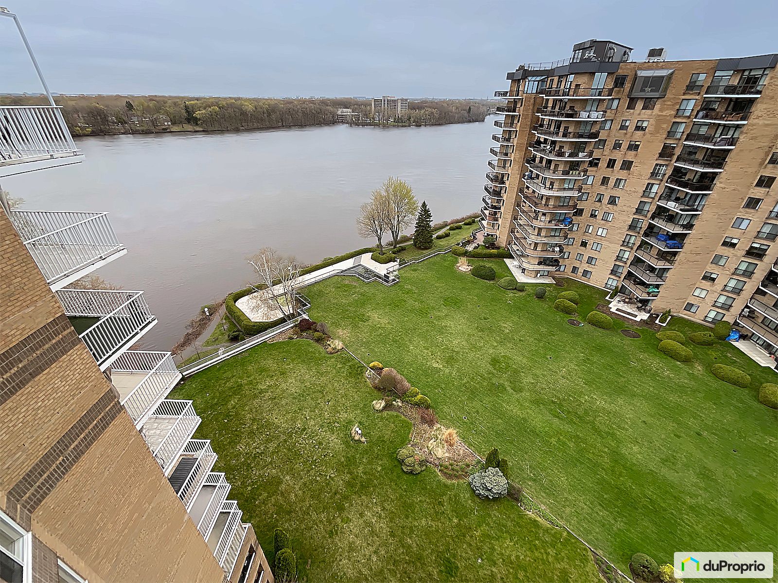 Condo à vendre Chomedey (Île Paton) 2 chambres 1 salle de bain #1074017