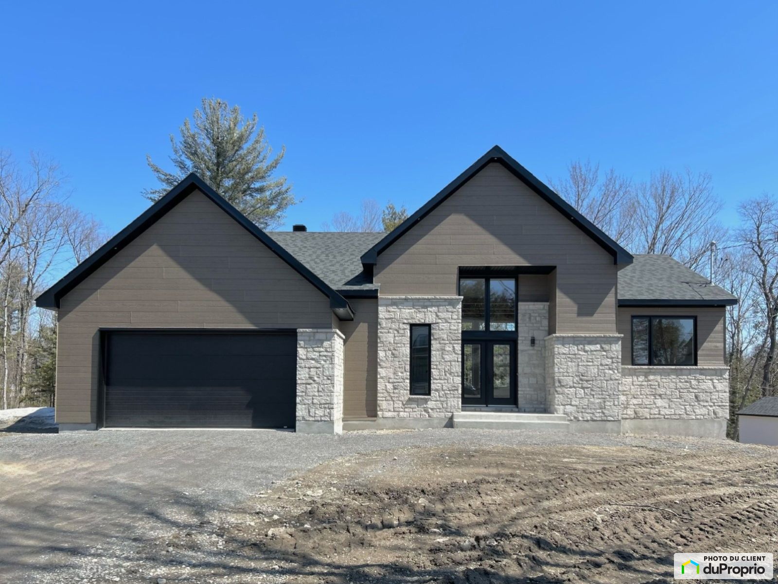 New Bungalow for sale St-Colomban 3 bedrooms 2 bathrooms #1089774