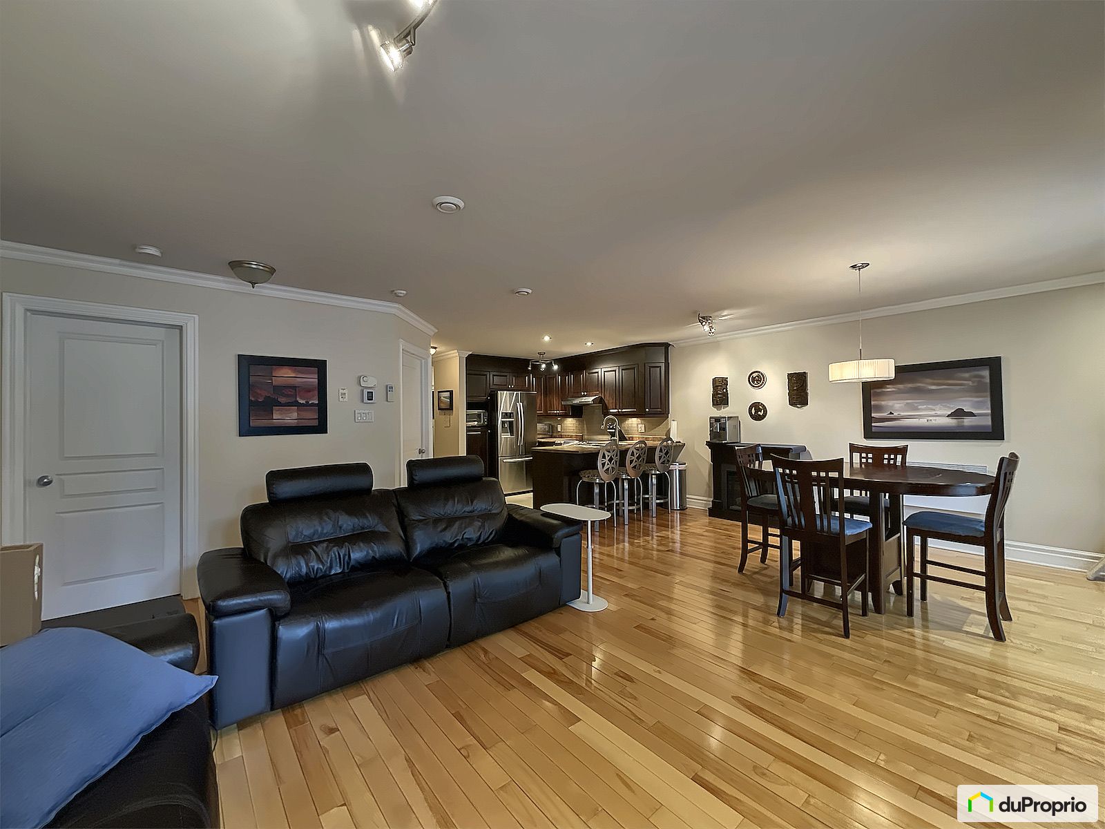 Condo à Vendre Villeray St Michel Parc Extension 2 Chambres 1103095