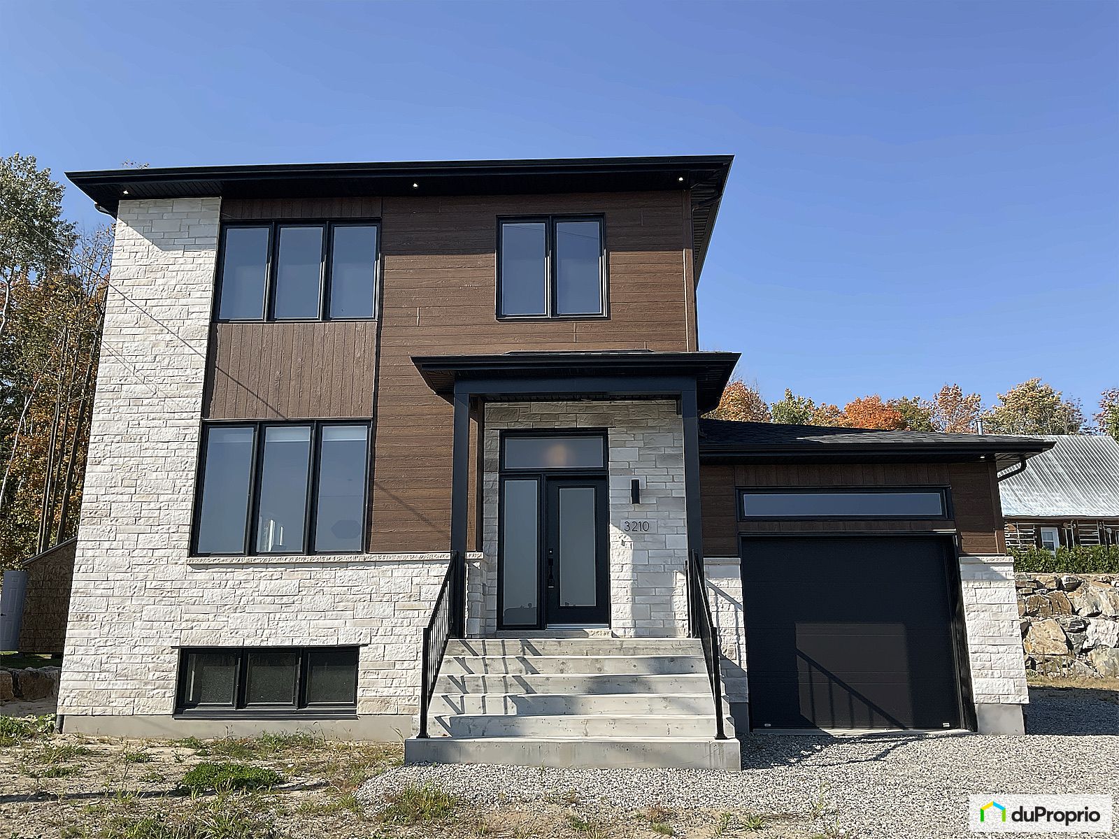 Maison 2 étages neuve à vendre Ste-Julienne 3 chambres #1115311