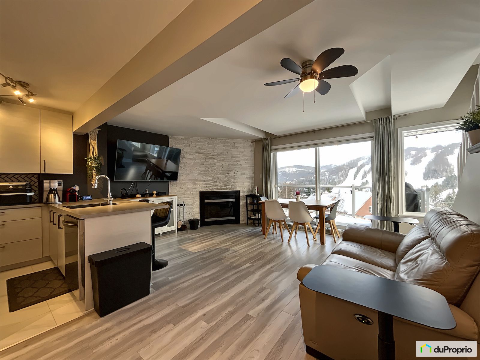 Condo à vendre St-Sauveur 2 chambres 2 salles de bain #1118863