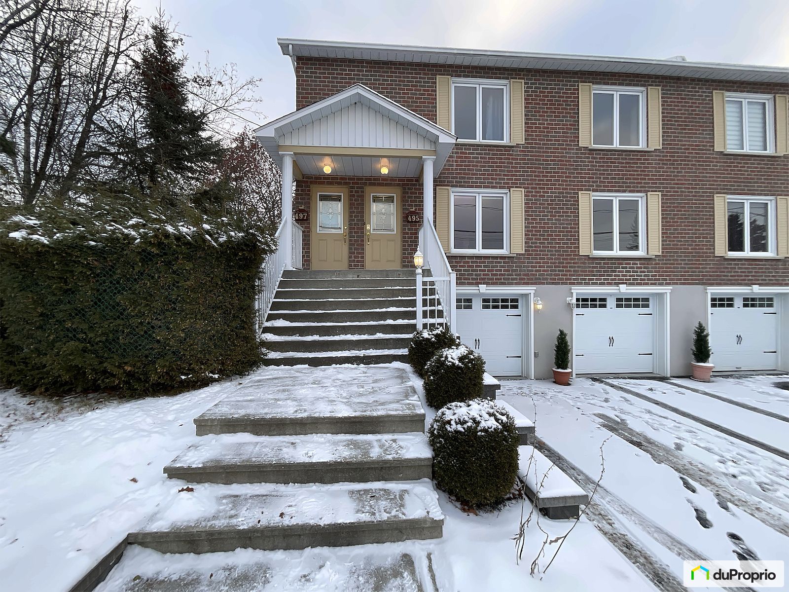 Duplex à vendre Sherbrooke (Jacques-Cartier) 3 chambres #1119148