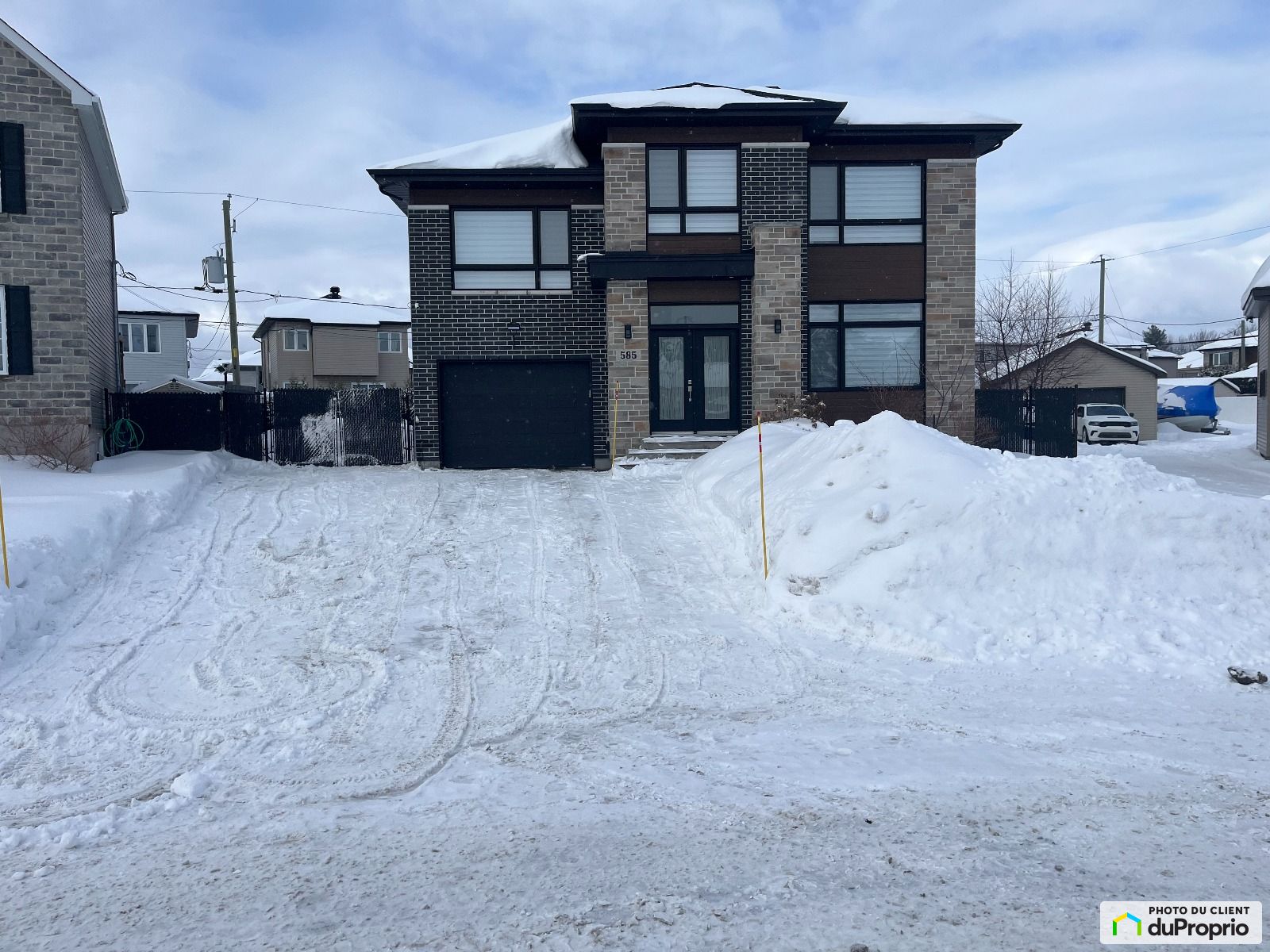 Maison 2 étages à vendre St-Lin-Laurentides 5 chambres #1097424